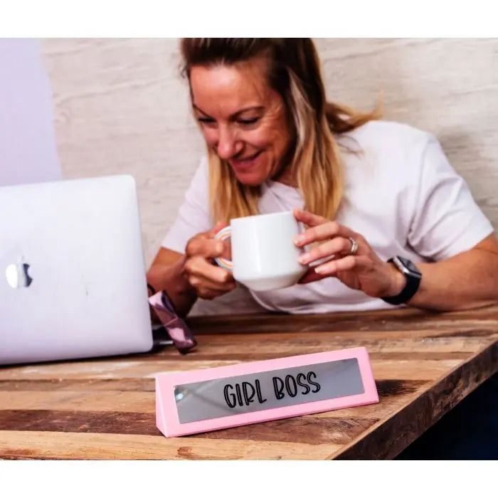 Wooden Desk Sign - "GIRL BOSS" – Posters Abu Dhabi